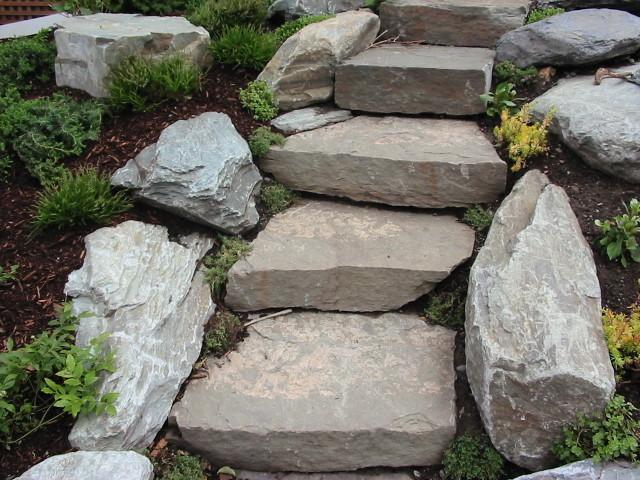 Natural stone garden path and steps - Traditional - Landscape ...