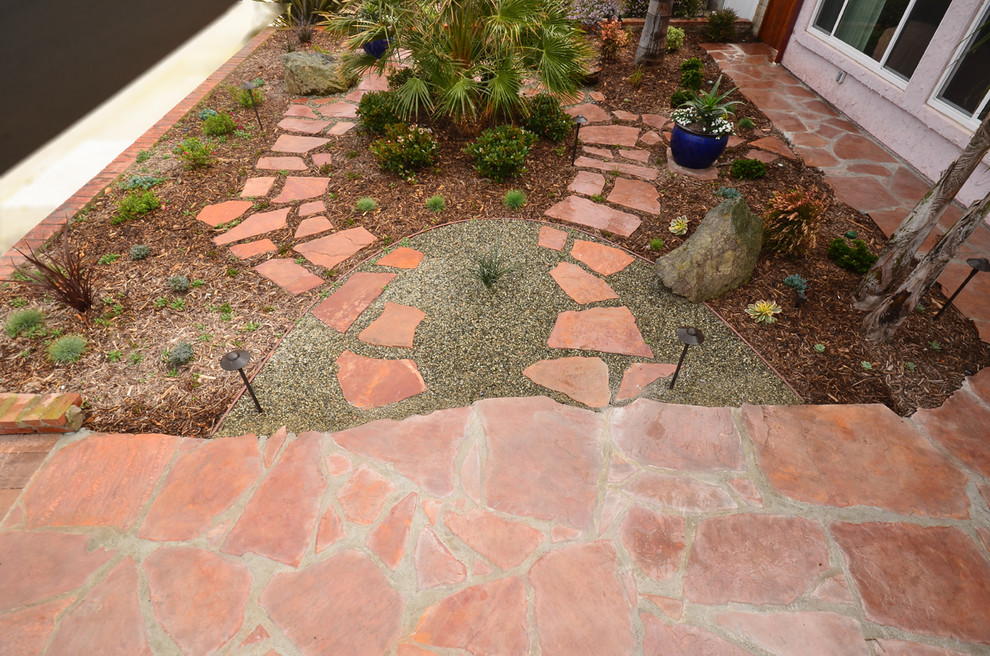 Oxnard Beach House Frontyard - Beach Style - Landscape - Los Angeles ...