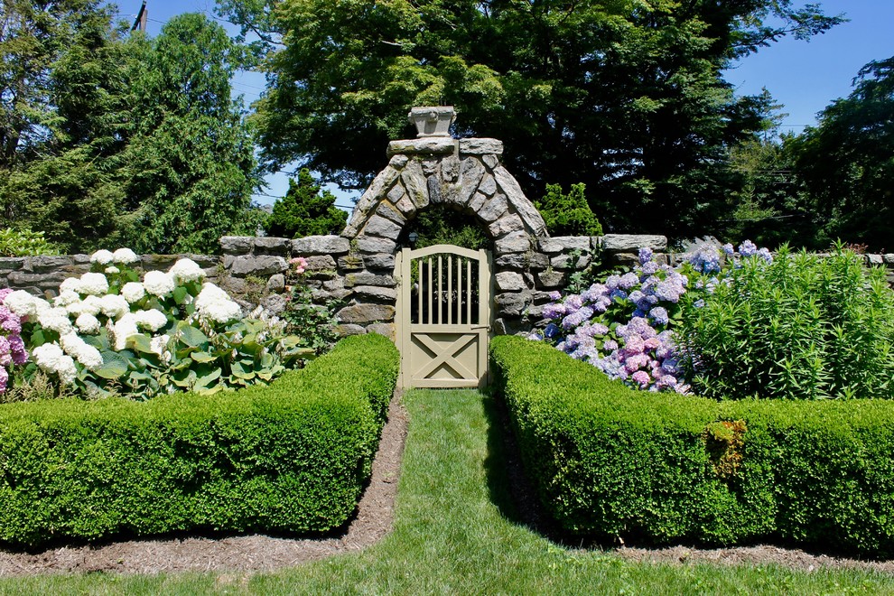 Parterre Garden - Contemporary - Landscape - New York - by ZAVAGLIA ...