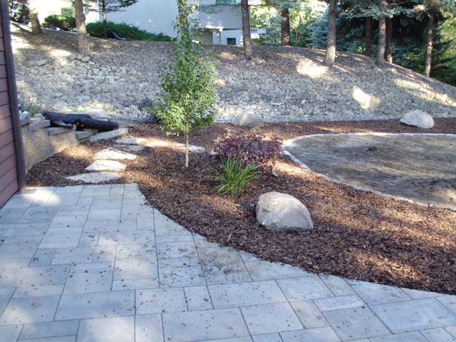 Patio & Steppers - Traditional - Garden - Minneapolis - by BARRETT LAWN ...