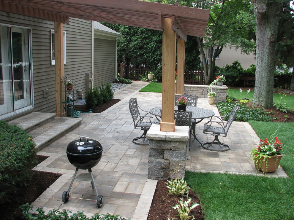 Patios - Traditional - Landscape - Chicago - by Runde's Landscape ...