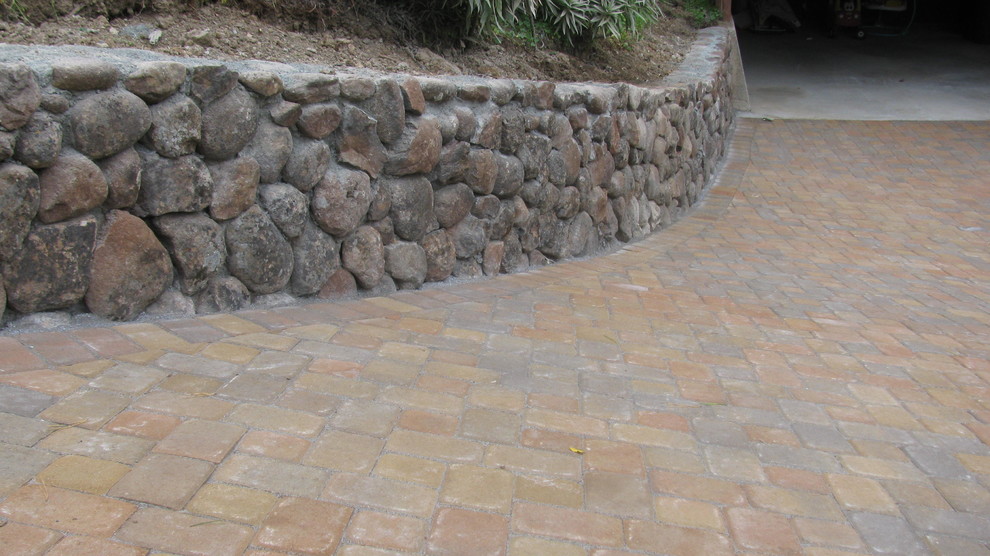 paver driveway and Sonoma field stone retaining wall - Traditional ...