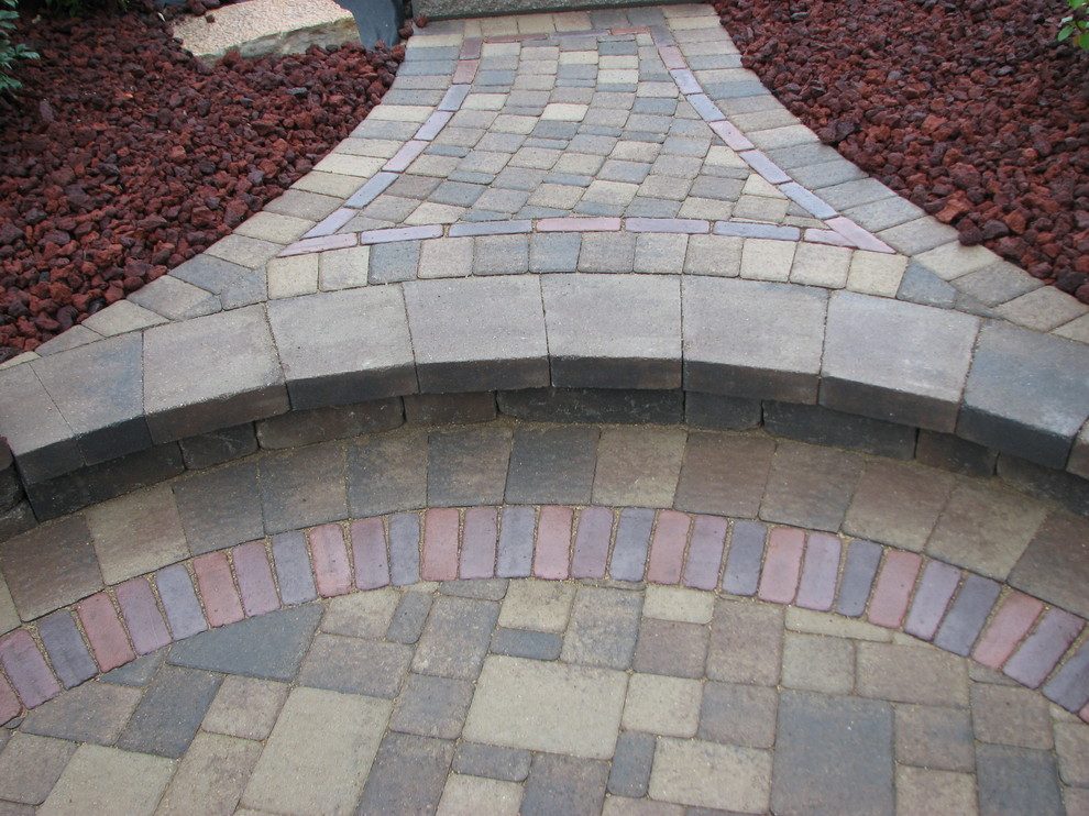 Paver Patio, Built-In grill with Bar, Water Feature, Landscape ...