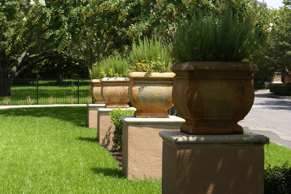 Planting - Traditional - Landscape - Dallas - by User | Houzz