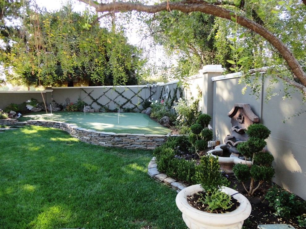 Privacy Pool Enclosure - Traditional - Landscape - Other - by ...