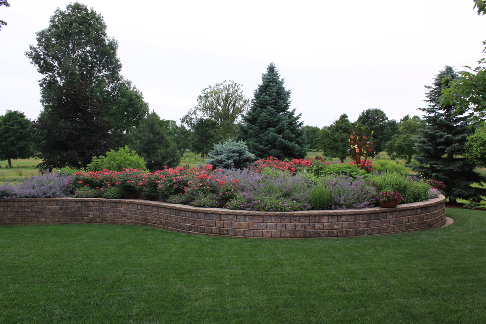 Raised bed - Traditional - Landscape - Grand Rapids - by Arcadia ...
