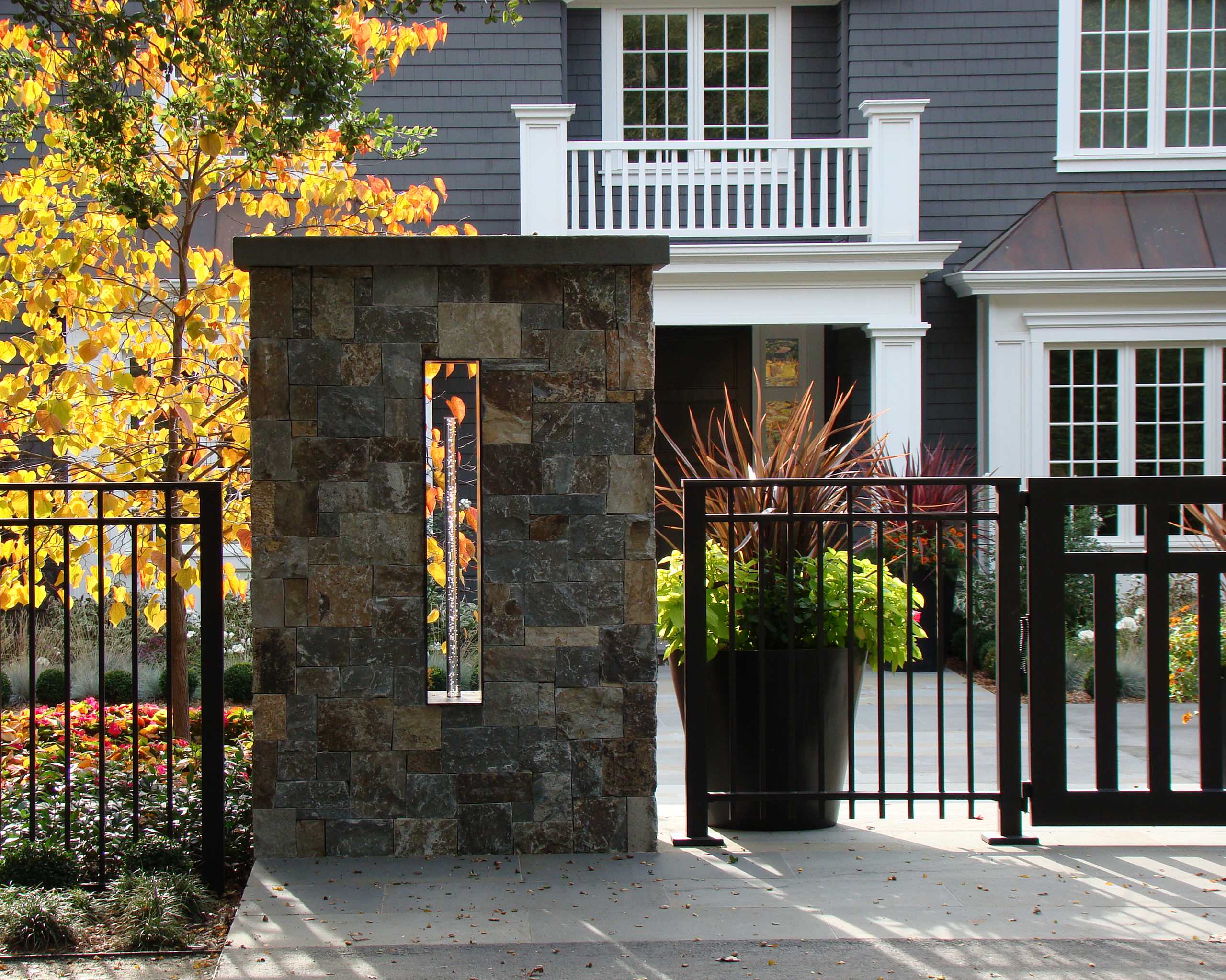 Entrance Columns Design Tree Shaped Steel Columns + Organic Undulating