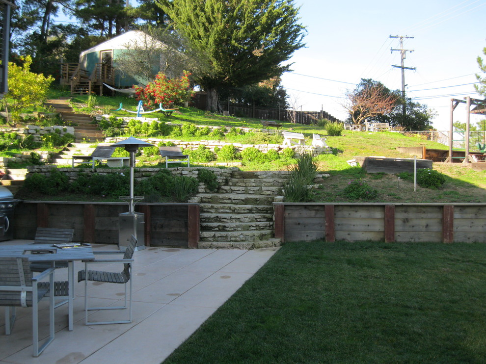 Recycled concrete retaining walls - Contemporary - Landscape - San ...
