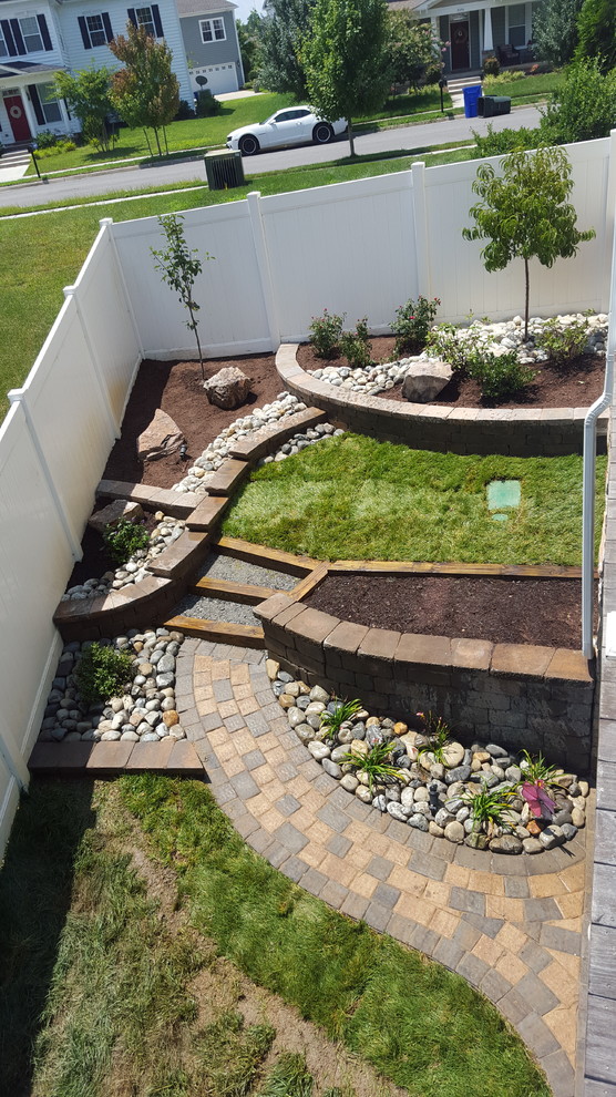 Retaining wall with a walkway and Patio - Traditional - Landscape ...