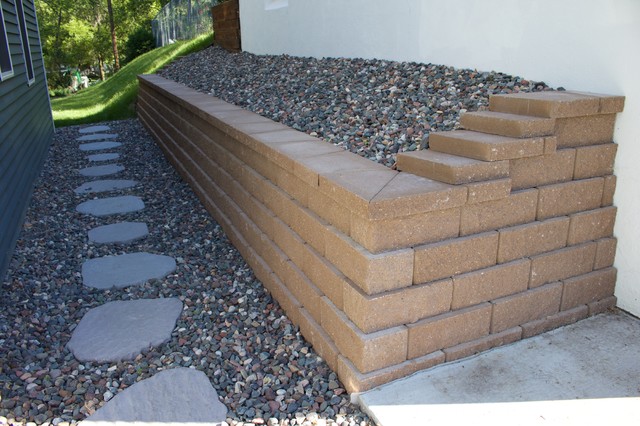 Retaining walls - Garten - Minneapolis - von Maple Crest Landscape | Houzz