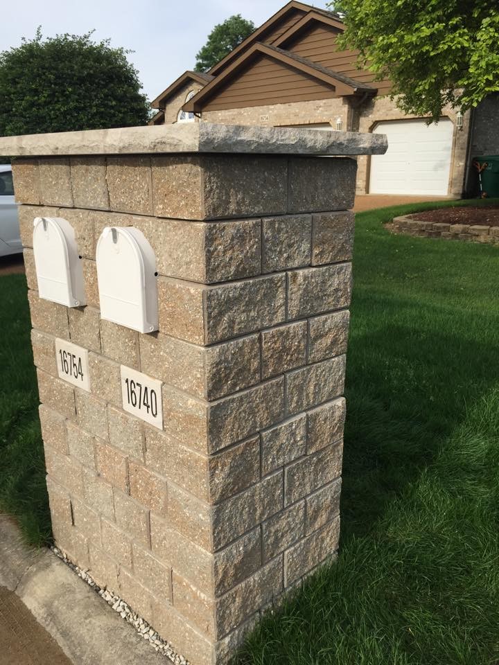 Roberts Brick mailbox - Landscape - Chicago - by Straightline ...
