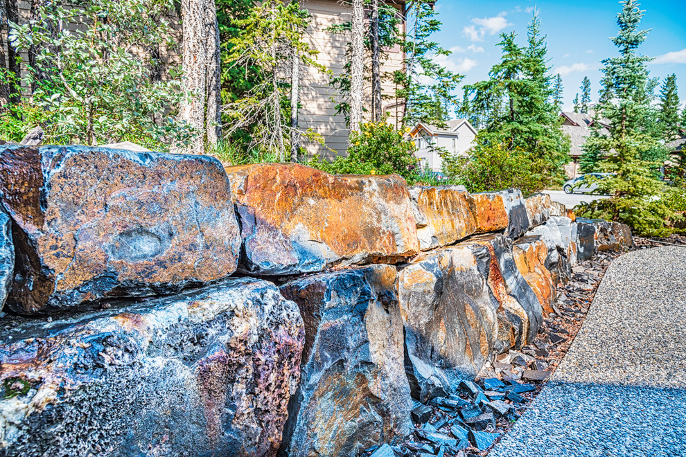 Rock Retaining Wall with Rundle Stone Tailings - Contemporary ...