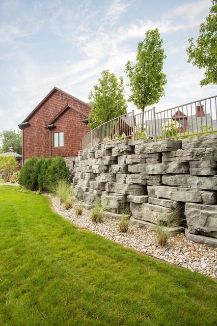 Rosetta Retaining Wall Front Yard