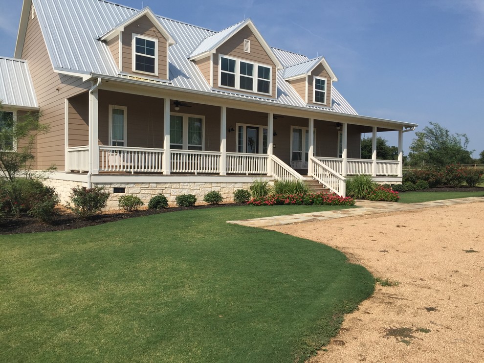Round Top Cottage - Farmhouse - Landscape - Houston - by Landscape ...
