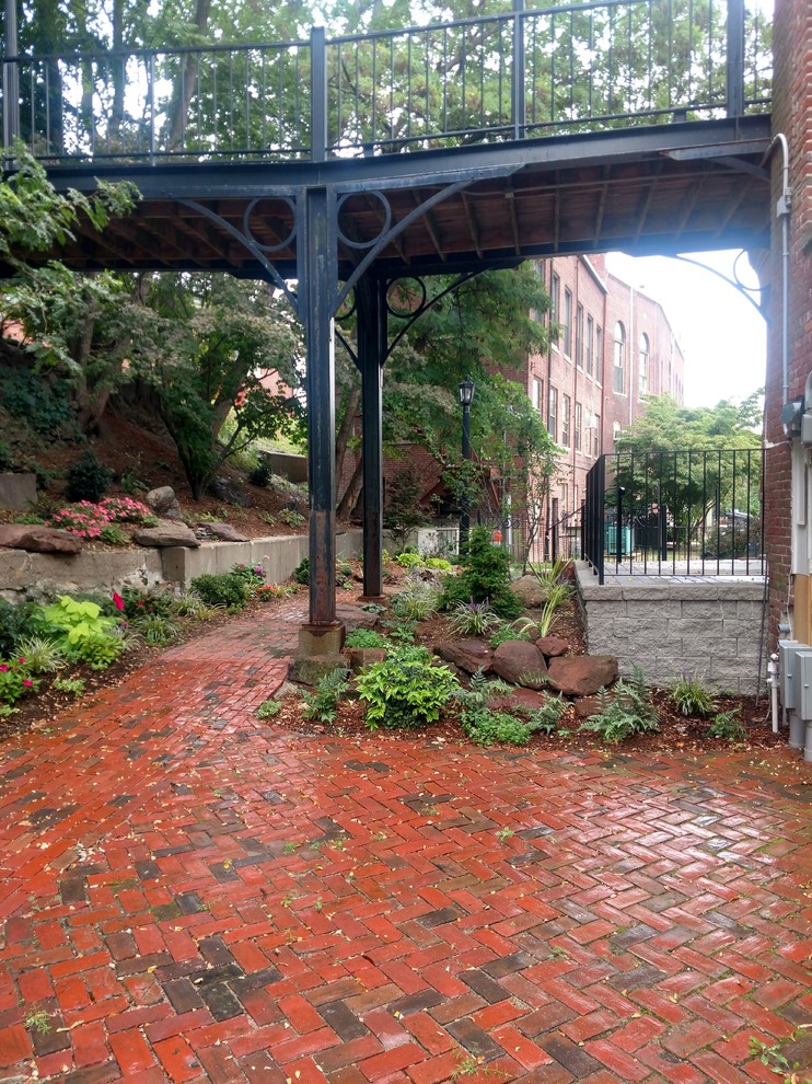 Roundhouse - Traditional - Landscape - by Stephen A. Roberts Landscape ...