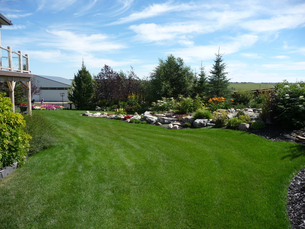Rural Country Estate - Traditional - Landscape - Calgary - by DDLA ...