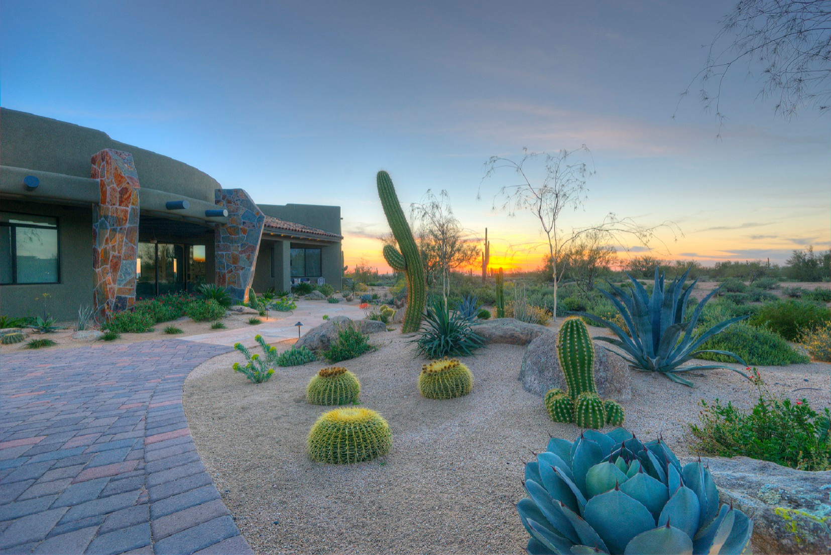 Horseshoe Driveway Landscaping Ideas For Front Yard With Desert 7