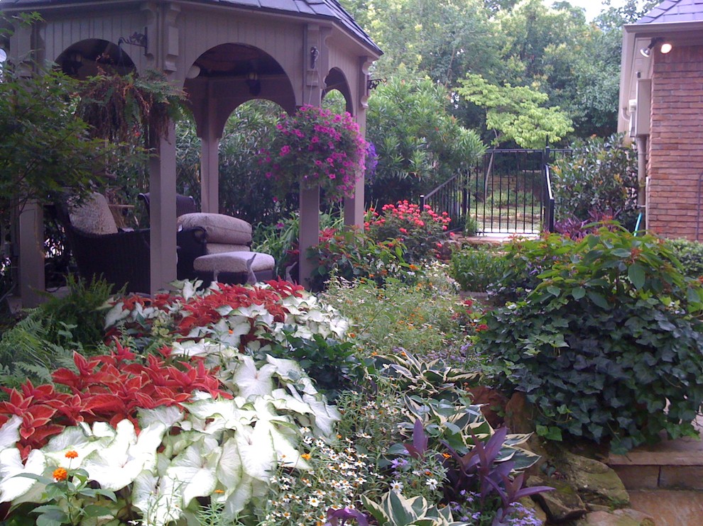 Seasonal Colors - Traditional - Landscape - Dallas - by Reynolds ...