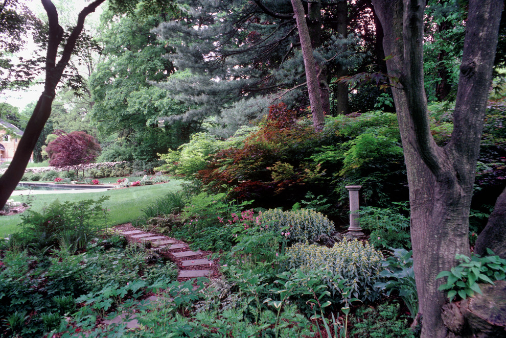 Secluded sitting area in shade - Traditional - Landscape - New York ...