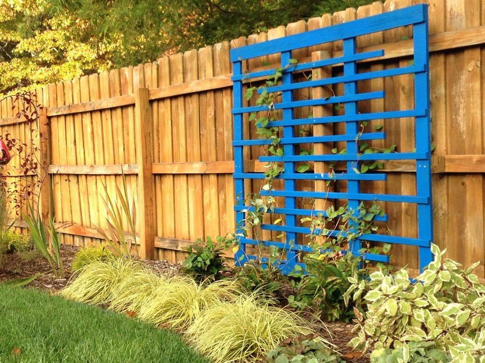 Sedge, honeysuckle and red twig dogwood - Contemporary - Landscape ...