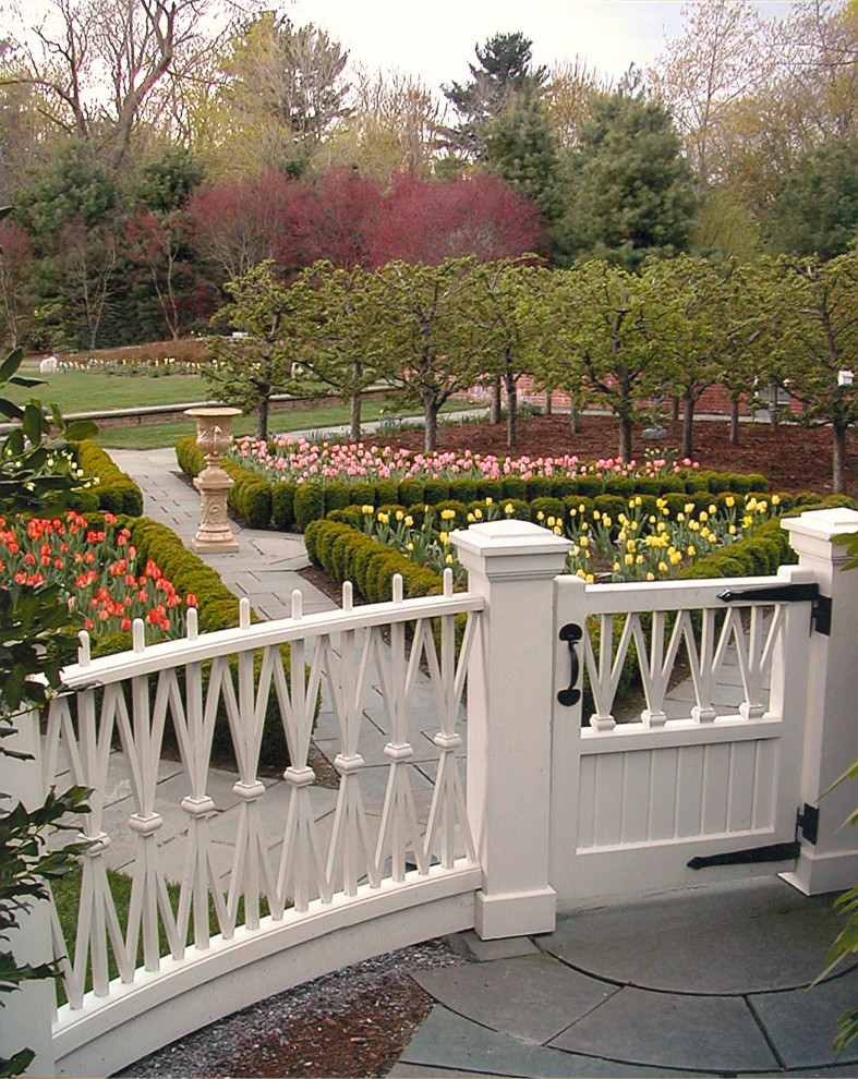 shwa - Traditional - Landscape - Portland - by Samuel H. Williamson ...