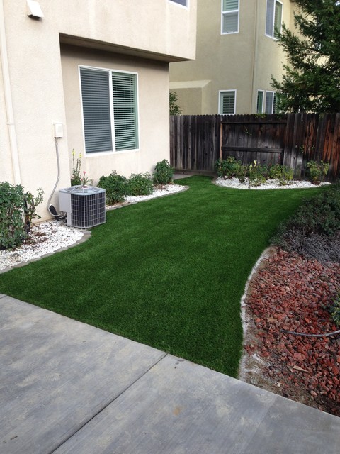 Small backyard - Garden - Sacramento - by Artificial Turf by Fenix, Inc ...