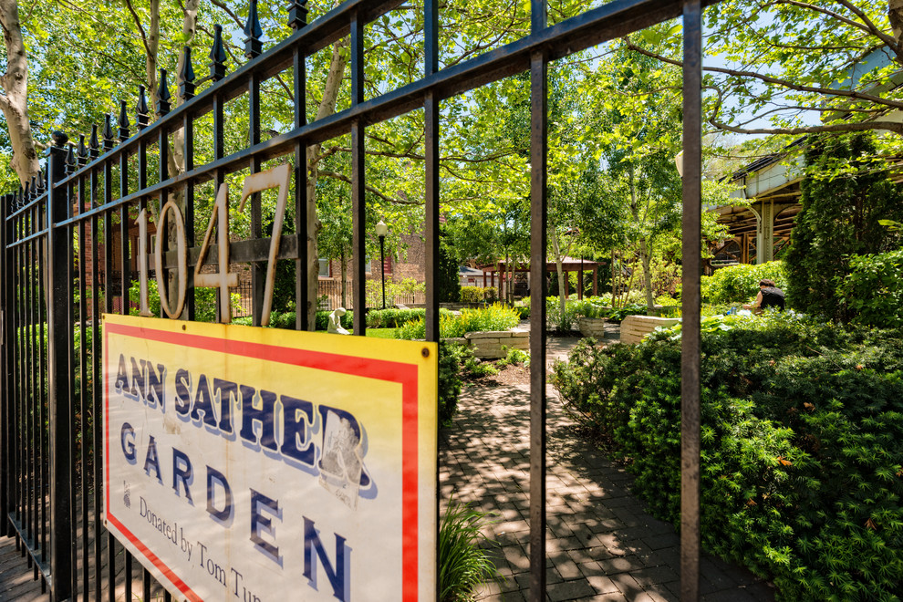 Small Chicago Park Tucked Between Two 'L' trains - Transitional ...