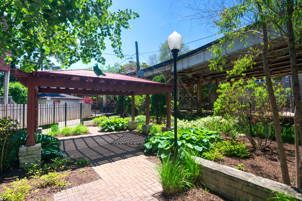 Small Chicago Park Tucked Between Two 'L' trains - Transitional ...