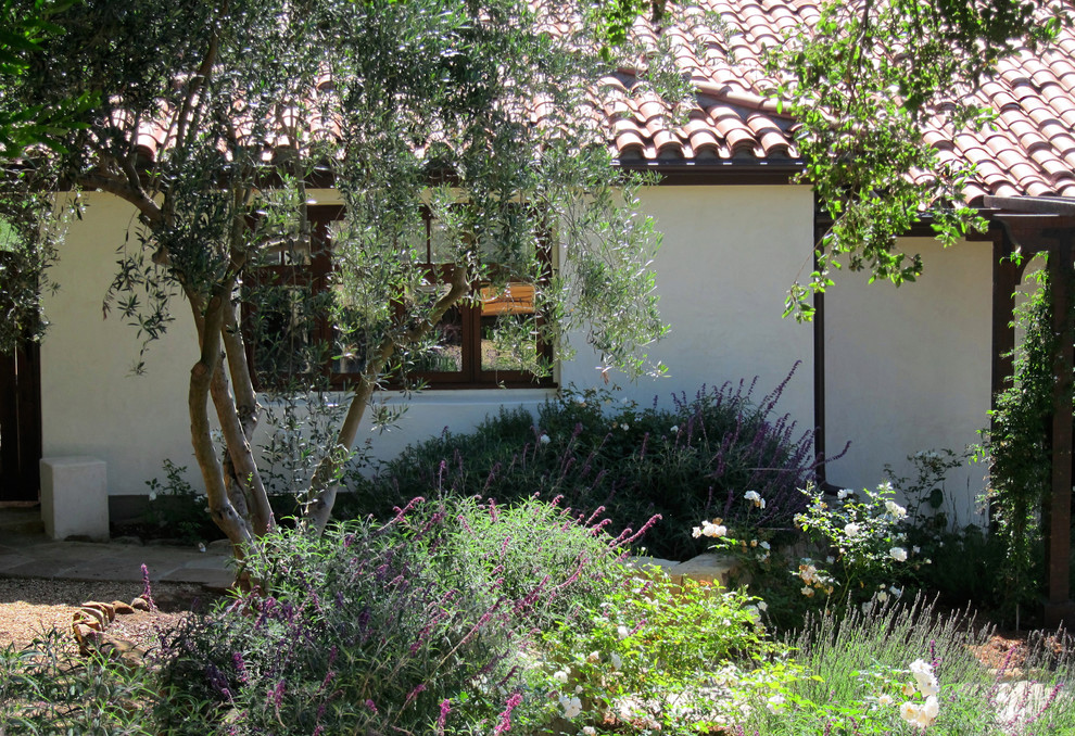 Small Spanish Cottage Drought Tolerant Landscape in Montecito CA ...