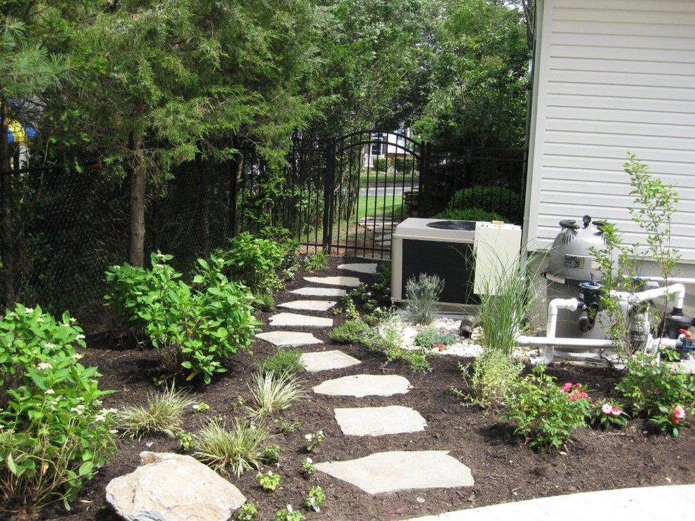 Smithtown Pool scape - Traditional - Landscape - New York - by Design ...