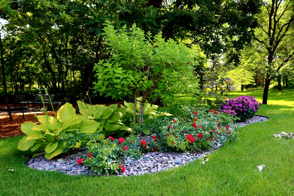 Softscape (Flowers, Flower beds and more) - Traditional - Landscape ...