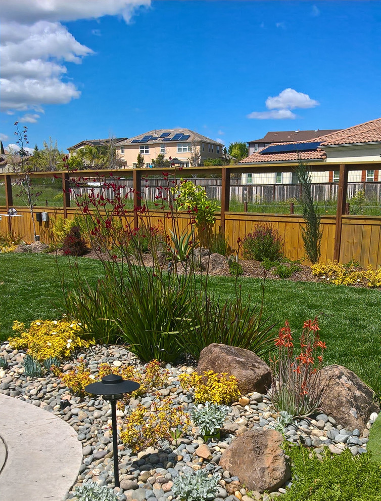 Southwest Theme and New Pool / Low Maintenance - Southwestern ...