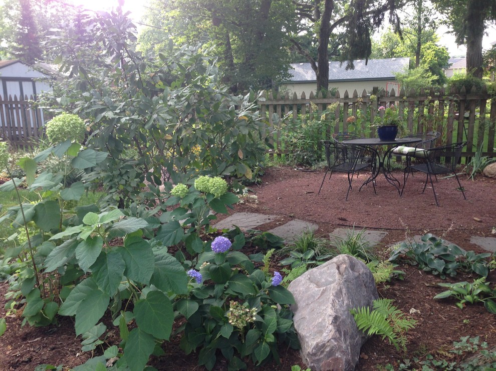 Spaces to pause - Landscape - Chicago - by Eco Scapes, Inc. | Houzz