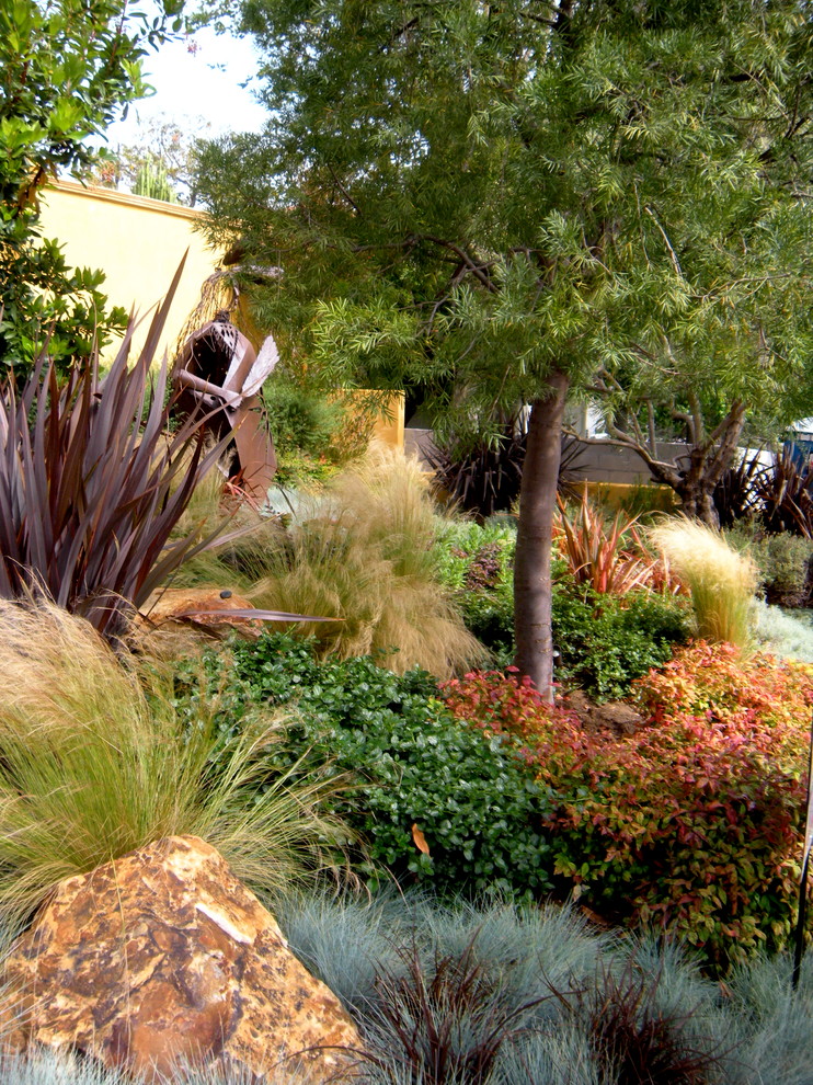 Spanish Sculpture Garden - Mediterranean - Landscape - Los Angeles - by ...