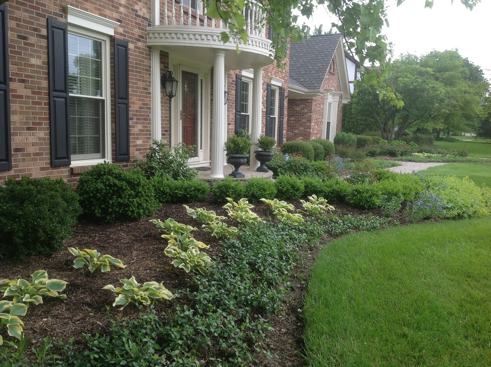St. Charles Formal Plant Design - Traditional - Landscape - Chicago ...
