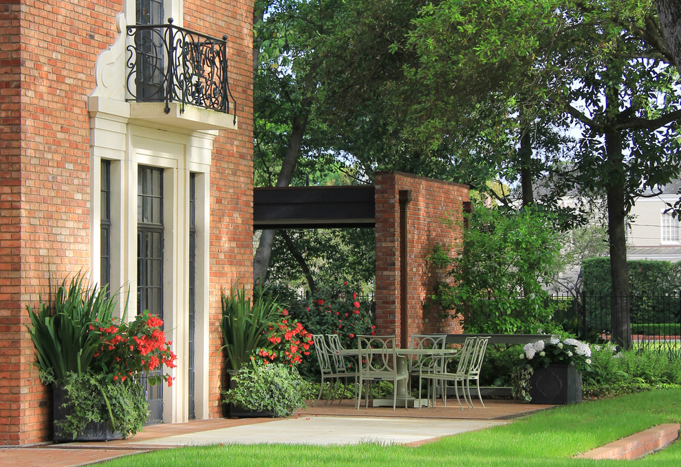 Staub Renaissance Garden Dining Terrace - Traditional - Landscape ...