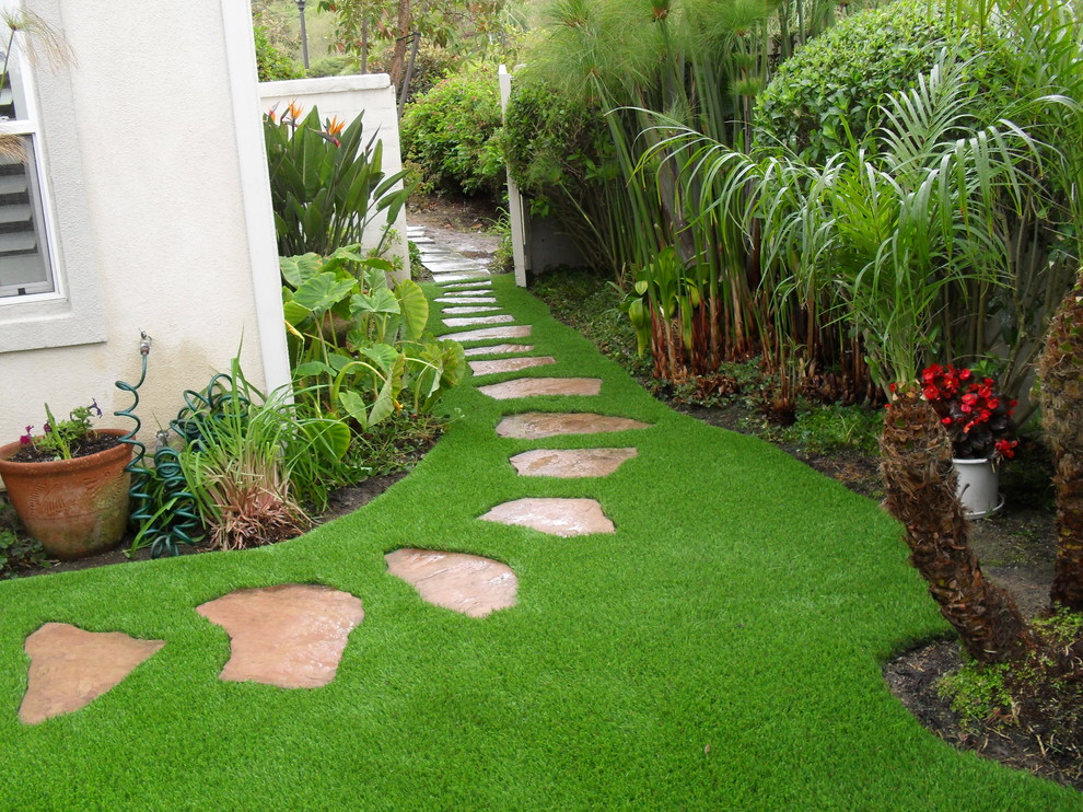 Synthetic Grass-Grids/Pavers/Stepping Stones - Tropical - Landscape ...