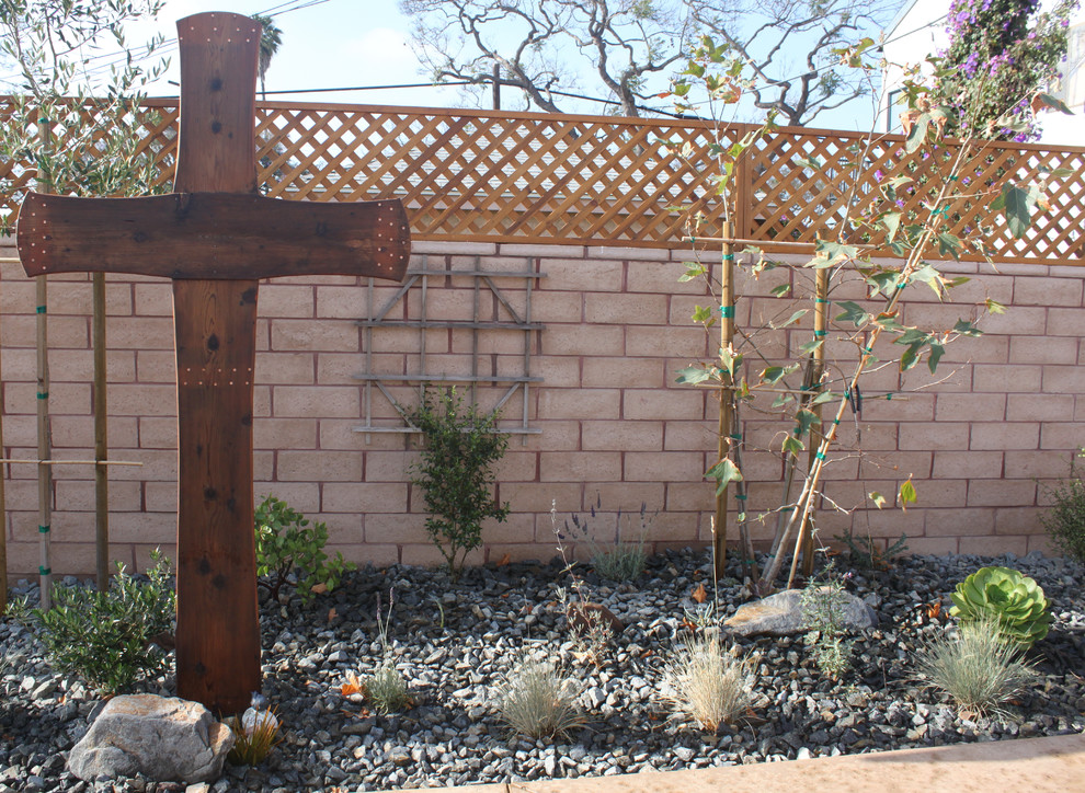 Tabak Prayer Garden - Traditional - Landscape - Los Angeles - by Ocelli ...