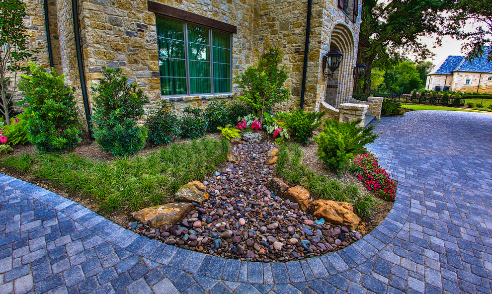 Texas Estate - Traditional - Landscape - Dallas - by AquaTerra Outdoors ...
