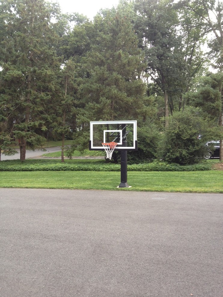 Thomas J O's Pro Dunk Gold Basketball System on a 25x25 in Chatham, NJ ...