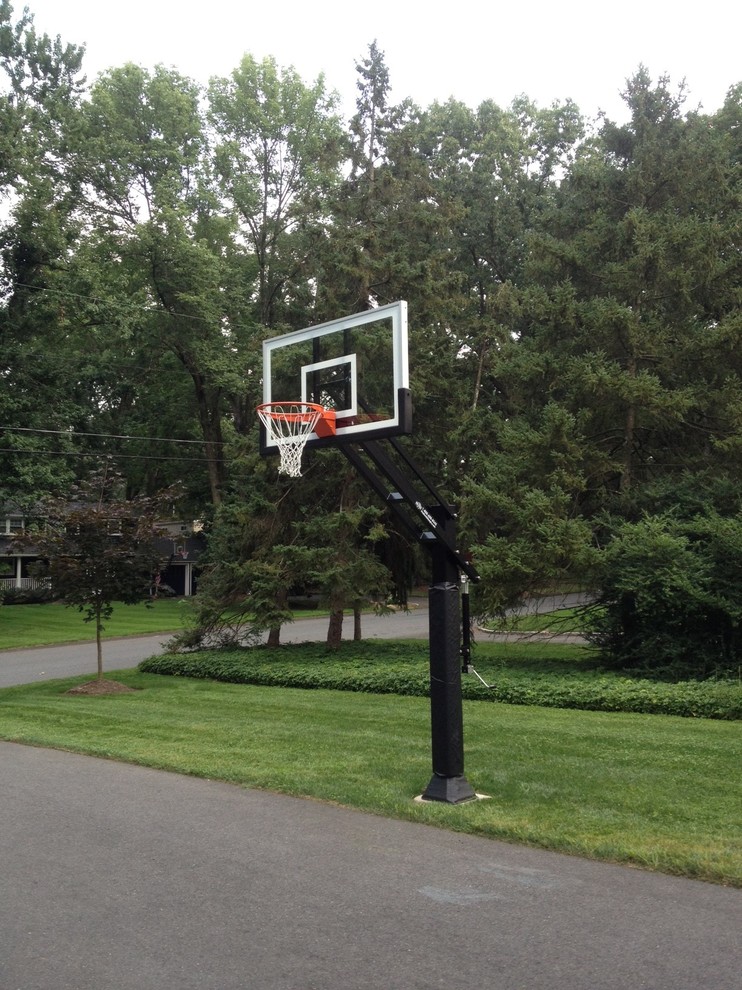 Thomas J O's Pro Dunk Gold Basketball System on a 25x25 in Chatham, NJ ...