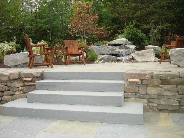Tiered Patio and water feature - Modern - Garten - Manchester - von ...