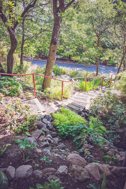 Timber + Gravel Staircase with Cobble Garden Walls - Contemporary ...