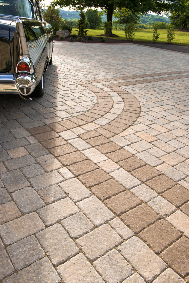 Traditional Driveway - Traditional - Landscape - Other | Houzz