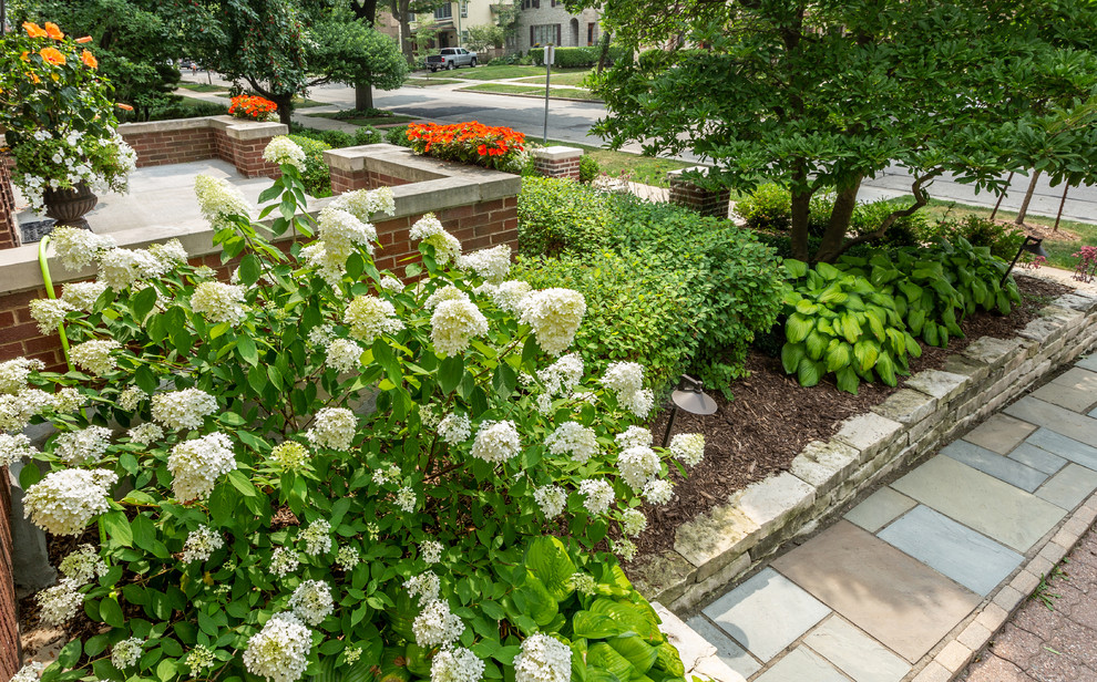 Traditional Front Landscape Renovation - Milwaukee - Traditional ...