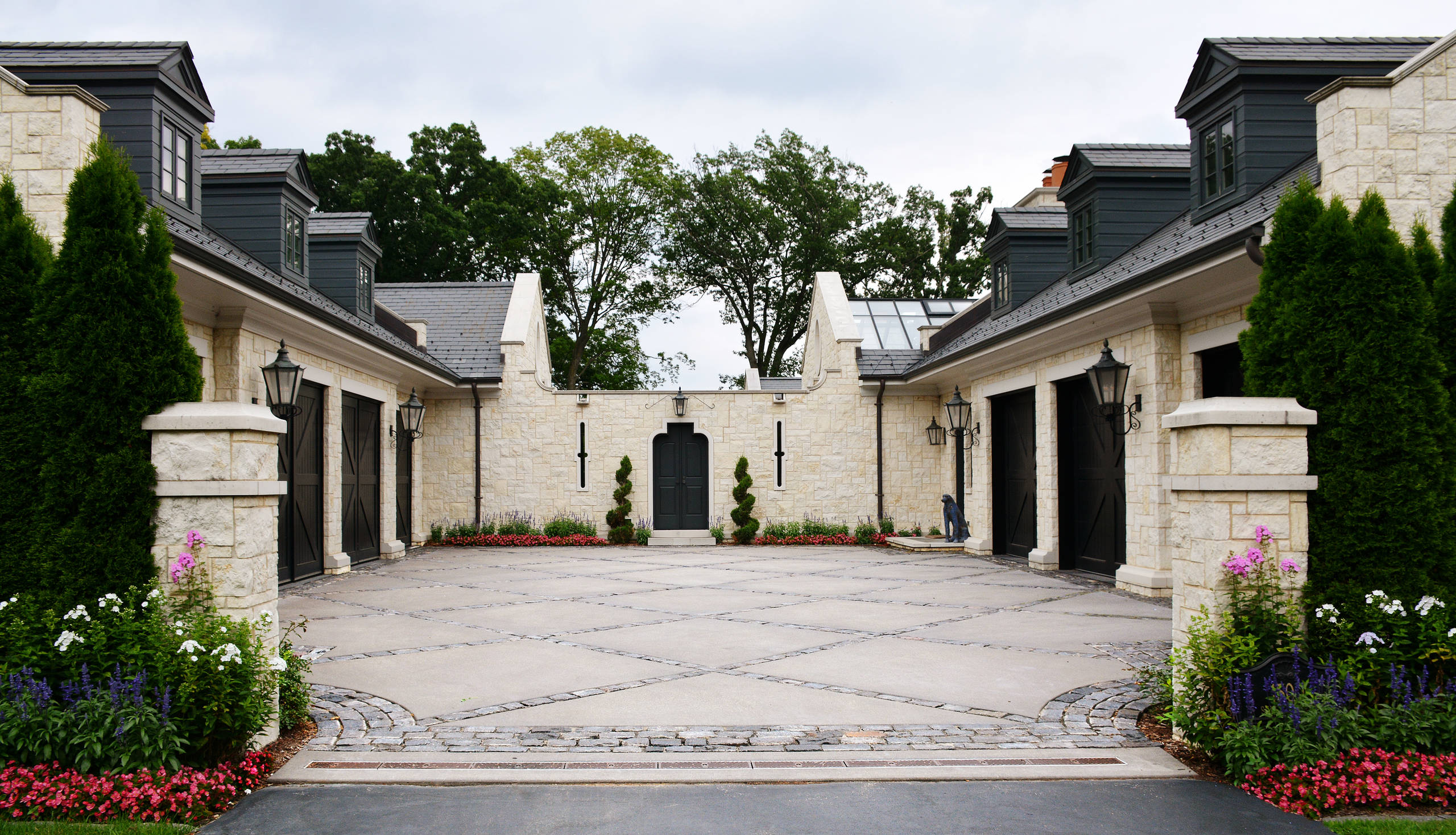 American Colonial Homes Driveway Design