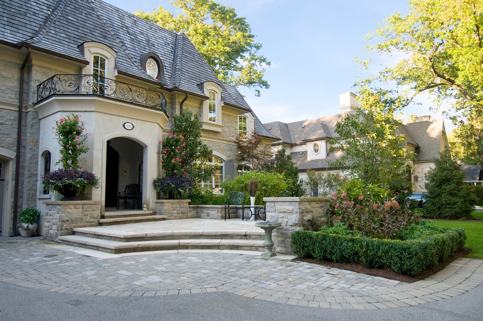 Traditional Outdoor Living - Traditional - Landscape - Toronto - by ...