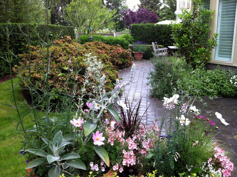 Traditional Perennial - Angus Lands - Traditional - Landscape ...