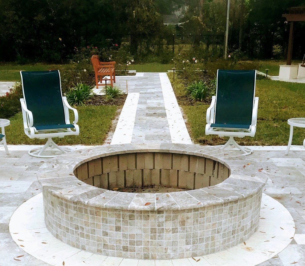 Travertine Fire Pit and Walkway - Modern - Garten - Tampa - von Terra ...