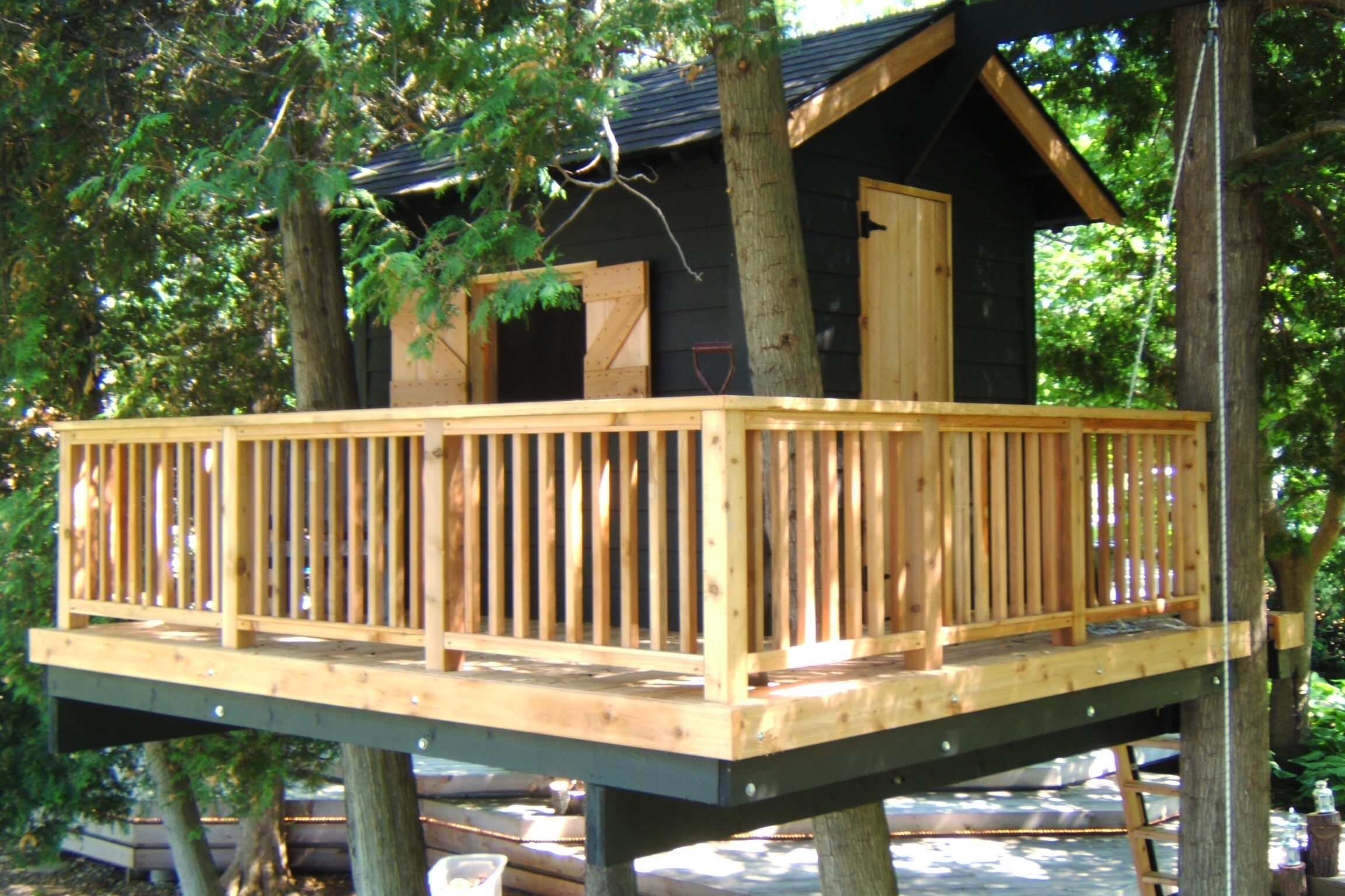 Rustic Tree House Designs Suspended Tree House Blending Salvaged Wood